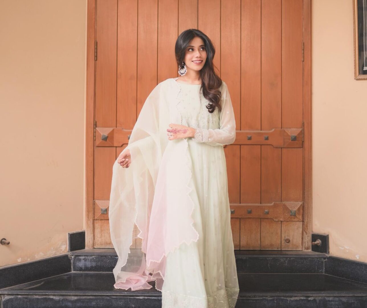 Dating a Pakistani Woman As a Foreign Guy: Detailed Guide